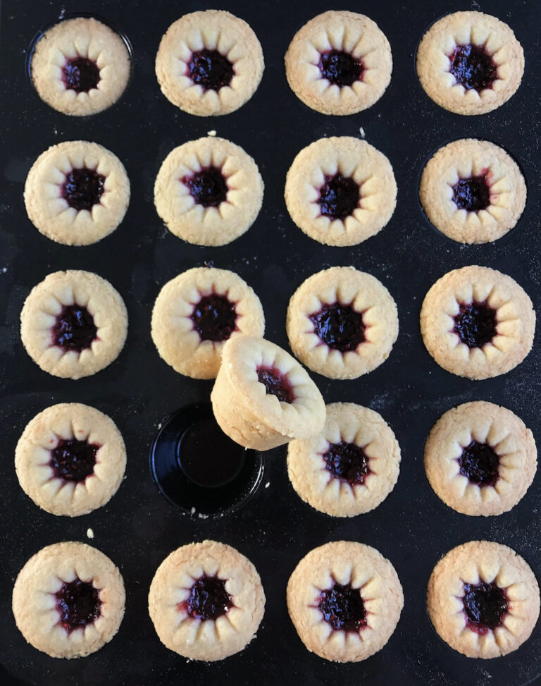 Hallongrottor | By diadonna